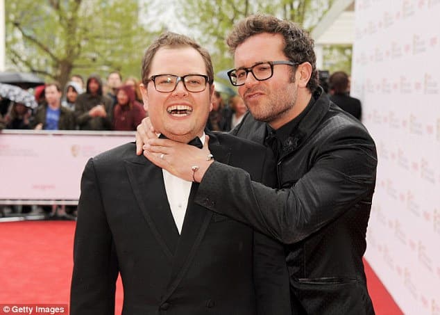 Комик Алан Карр вышел замуж за давнего бойфренда